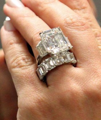 Diamond Rings : Beyoncé's huge wedding and engagement ring... - YouFashion.net | Leading Fashion ...