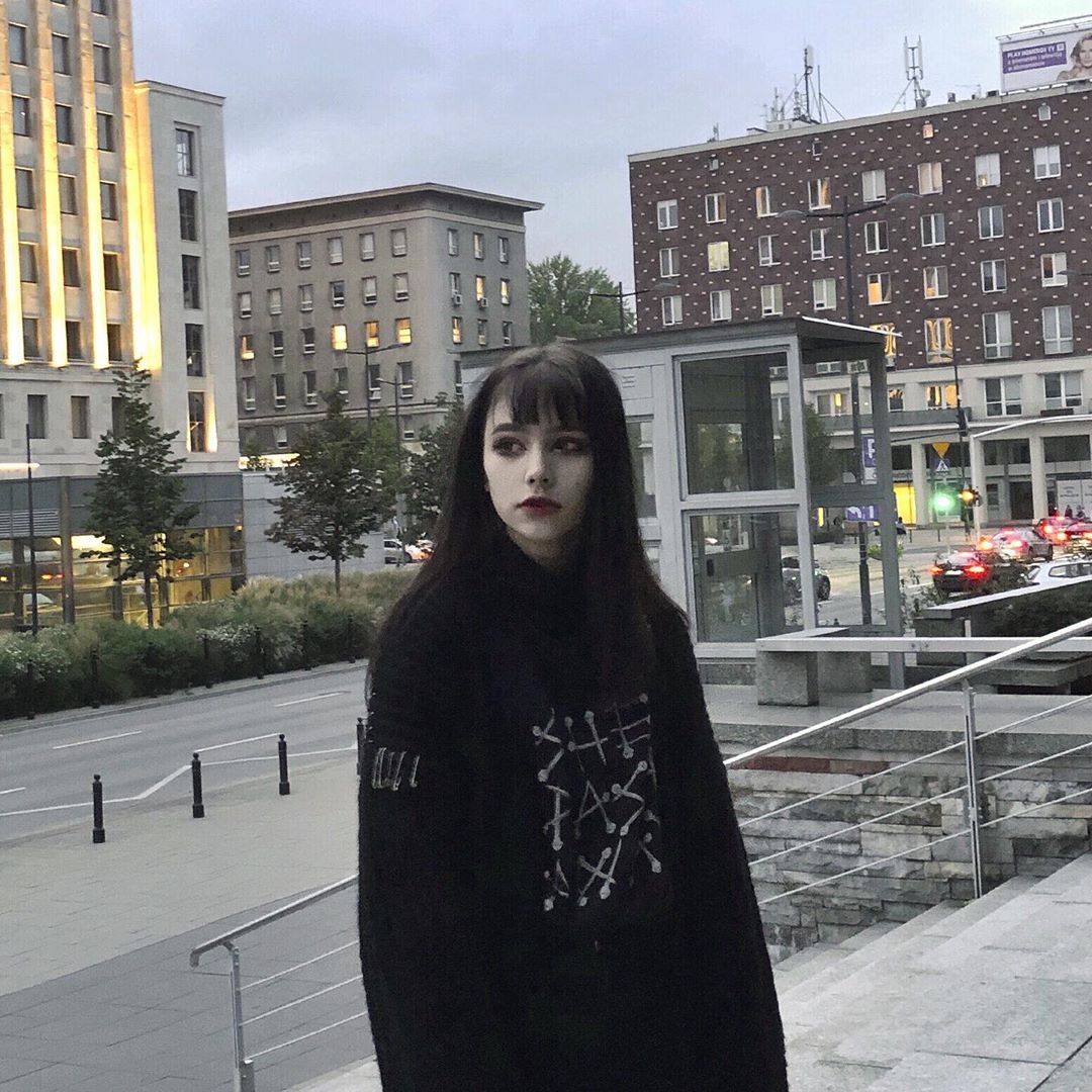 Grunge Outfits : 𝔞𝔩𝔦𝔰𝔞 𝔤𝔯𝔞𝔫𝔡𝔬𝔳𝔞 on Instagram: “⛈” - YouFashion.net ...